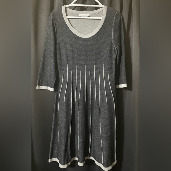 Madison Grey | Dresses | 5 For Madison Grey Pleated Flare Sweater Dress ...